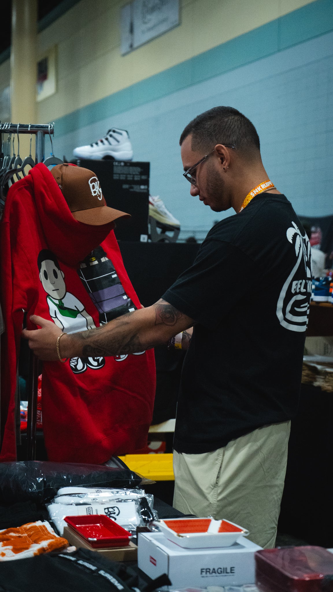 CLOTHING AND ACCESSORIES – Beltrankicks